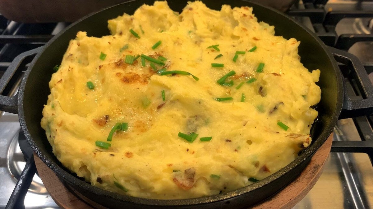 Cast Iron Mash Potatoes with Goats Cheese Recipe — Ooni UK